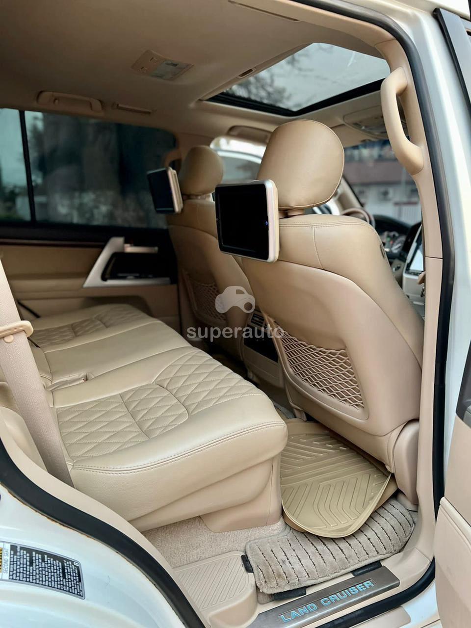 Toyota Land Cruiser VX