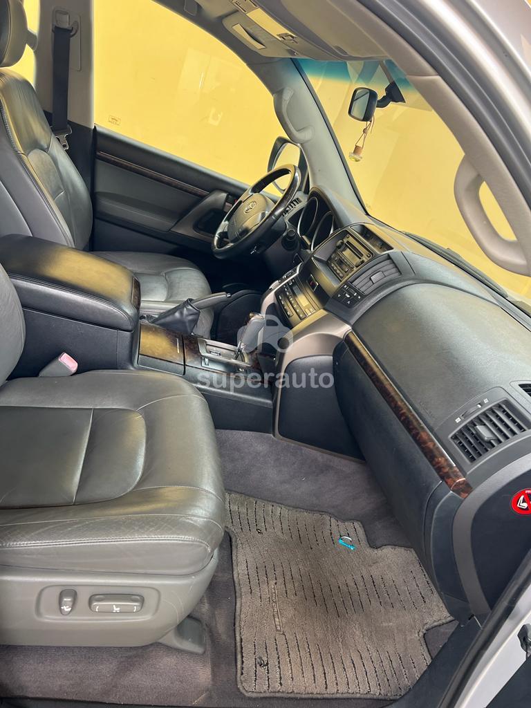 Toyota Land Cruiser VX